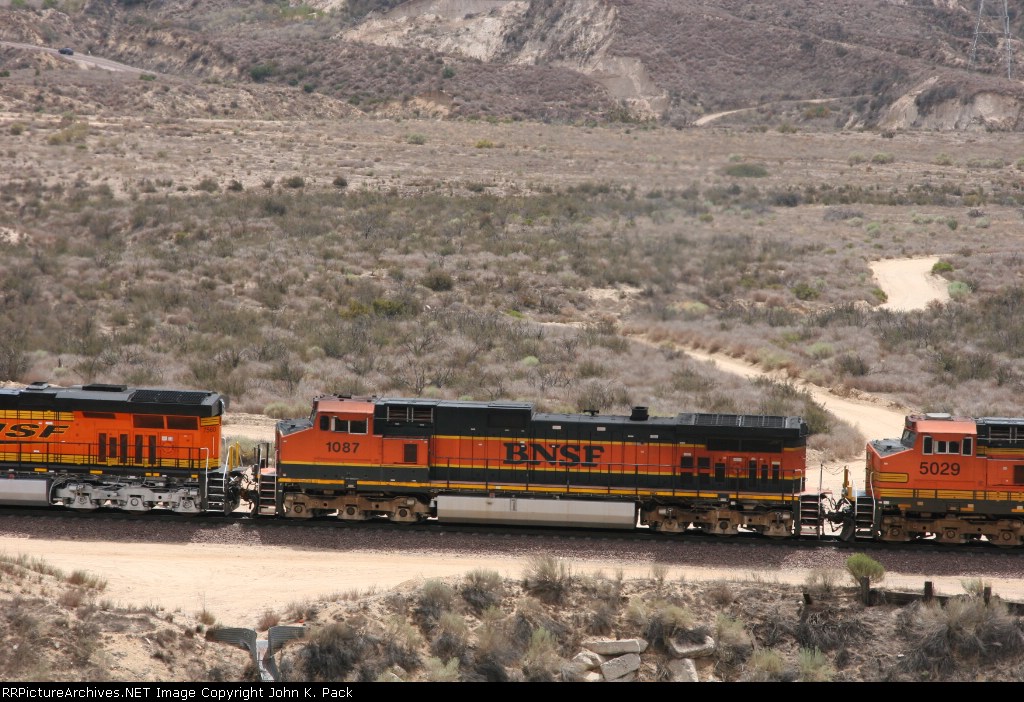 BNSF 1087